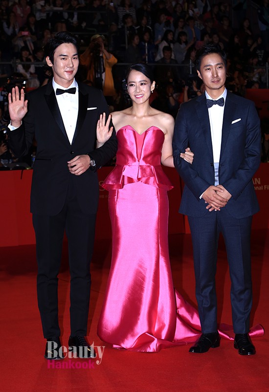 [BH포토]‘BIFF 19th' 유연석 류현경 박해일 '제보하러 왔어요'